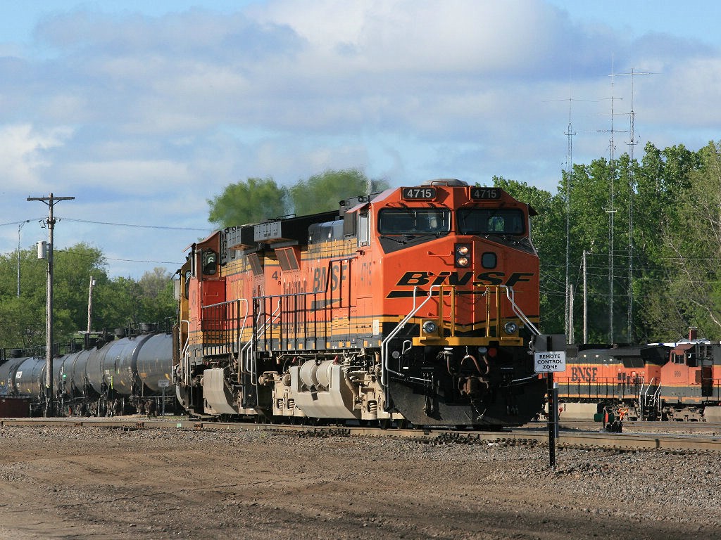 BNSF 4715